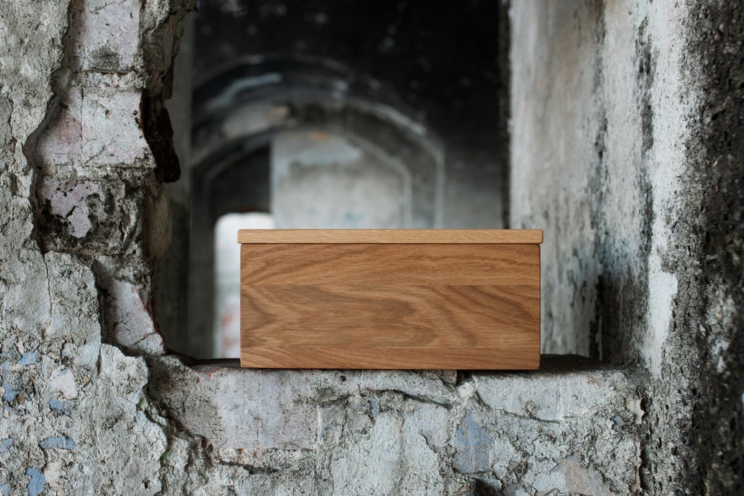 Oak Storage Box With Magnetic Lid - Elegant, Wooden Keepsake or Memory ...