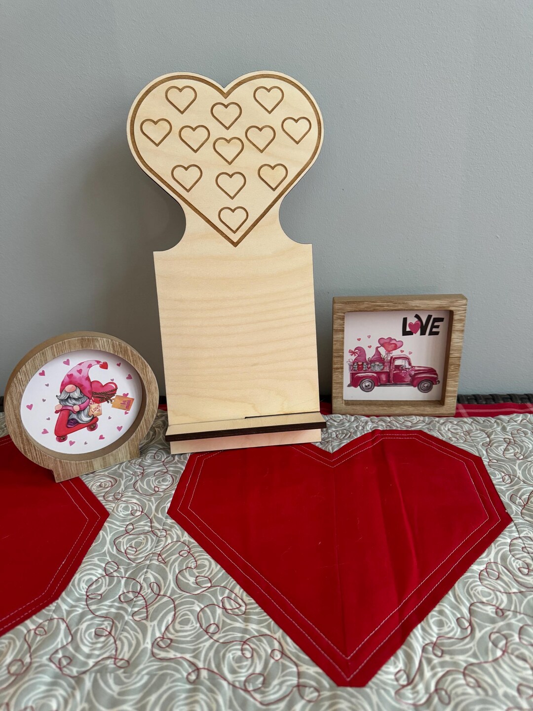 Full Heart Display Stand - Etsy