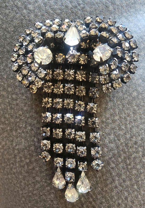Kramer Smokey Waterfall Brooch Singed Kramer - Gem