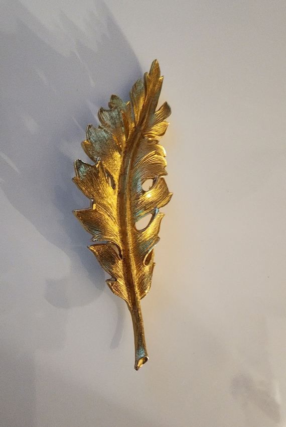 Coro 1961 Brooch Pin Gold Tone 1960's Textured Leaf F… - Gem
