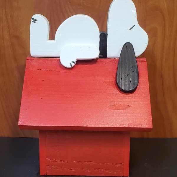 Snoopy Birdhouse - Etsy