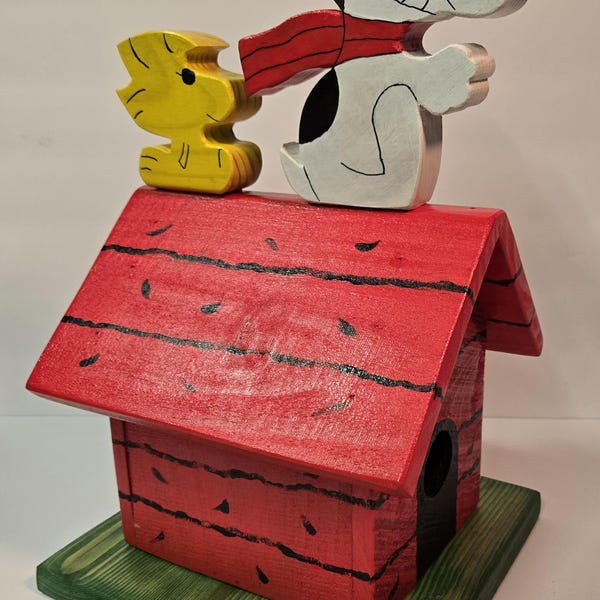 Snoopy Birdhouse - Etsy