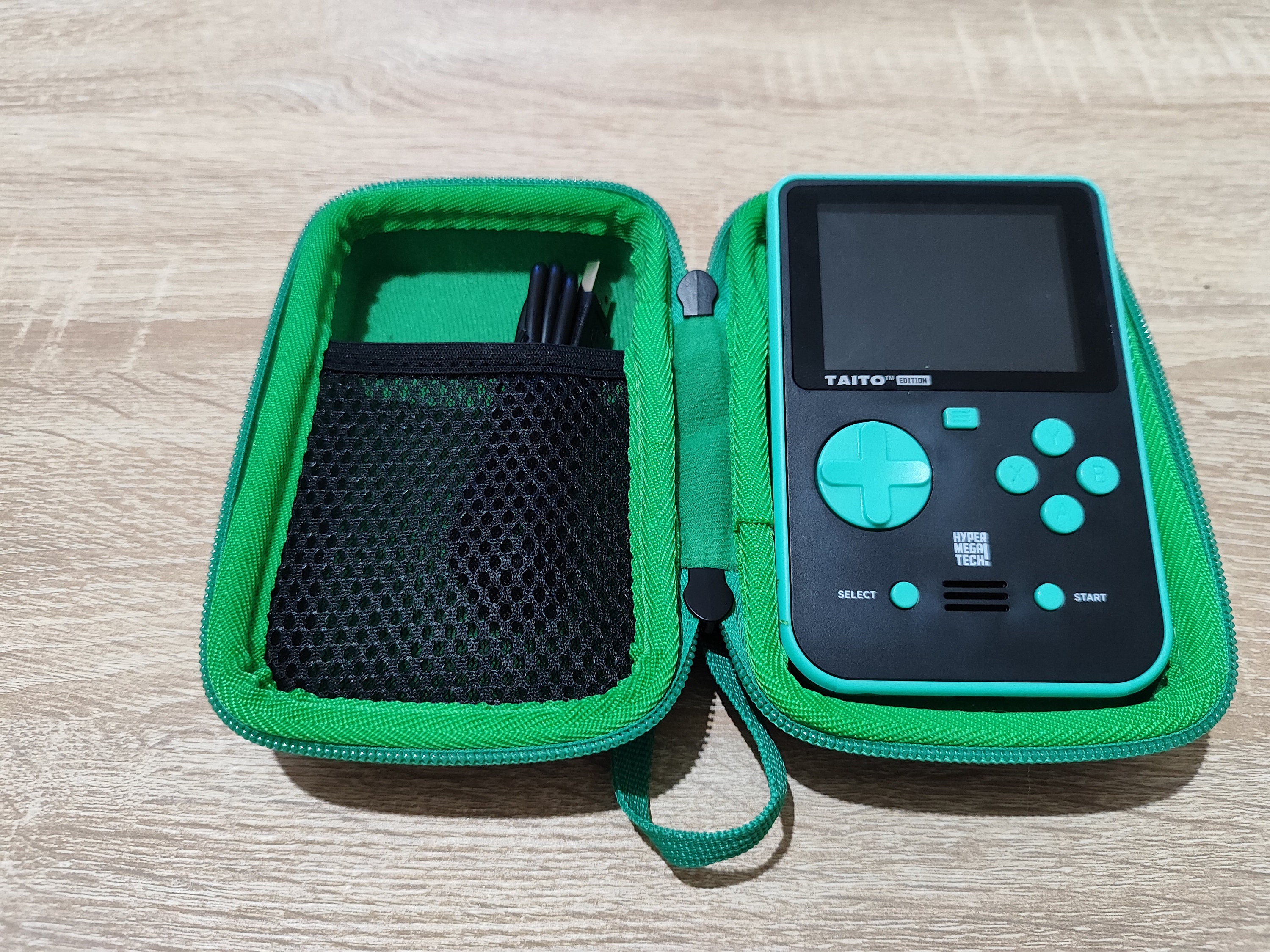 Hyper Mega Tech! Taito Super Pocket Retro System With 2 Games & Case ...