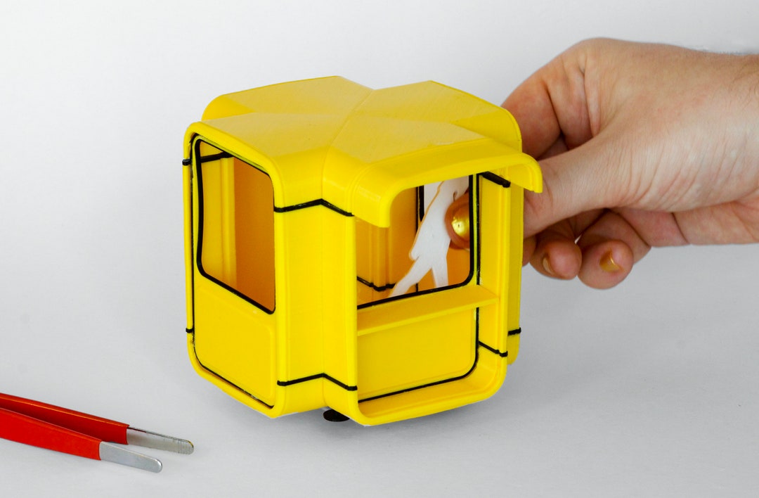 K67 Kiosk kit 1:25 Scale - Etsy