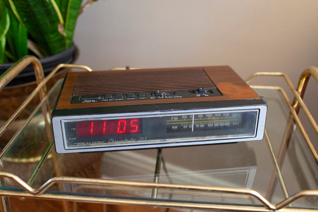 Vintage 1980s Realistic Chronomatic 211 Digital Alarm Clock AM/FM Radio ...