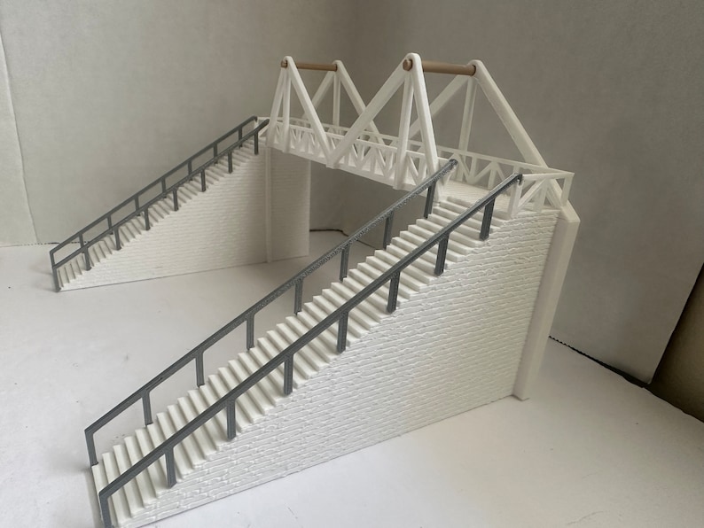 HO Scale Pedestrian Bridge / Walkway 2 Track 1:87 Detailed Urban Train ...