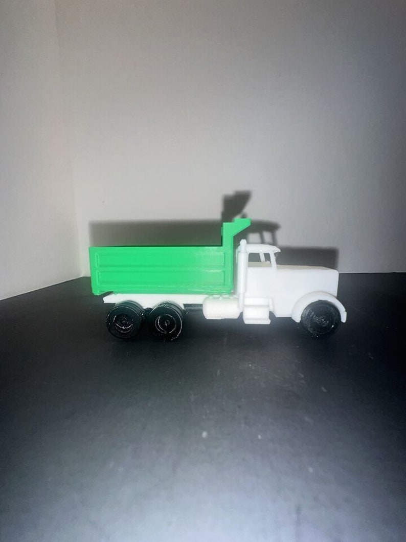 HO Scale Dump Truck Tandem Axle Construction Vehicle White 1:87 Semi ...