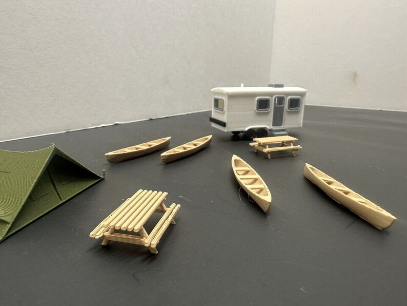 HO Scale Camping Set With 1:87 Camper / Mobile Home RV, Canoes, Tent ...