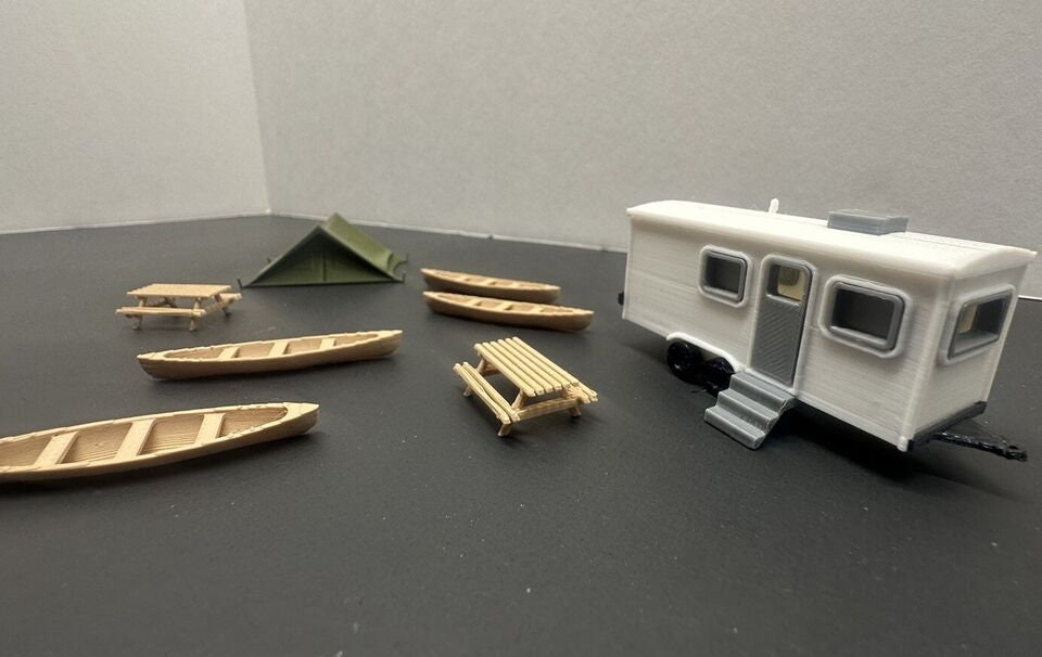 HO Scale Camping Set With 1:87 Camper / Mobile Home RV, Canoes, Tent ...