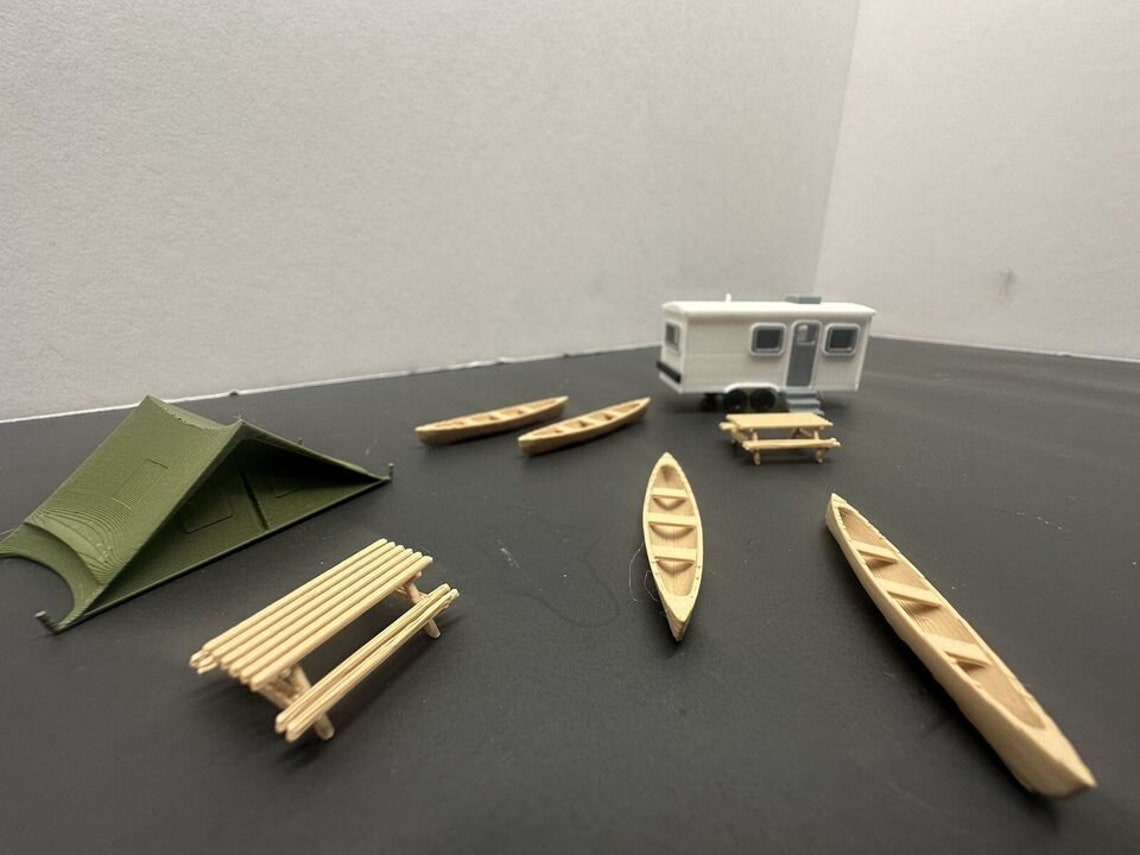 HO Scale Camping Set With 1:87 Camper / Mobile Home RV, Canoes, Tent ...