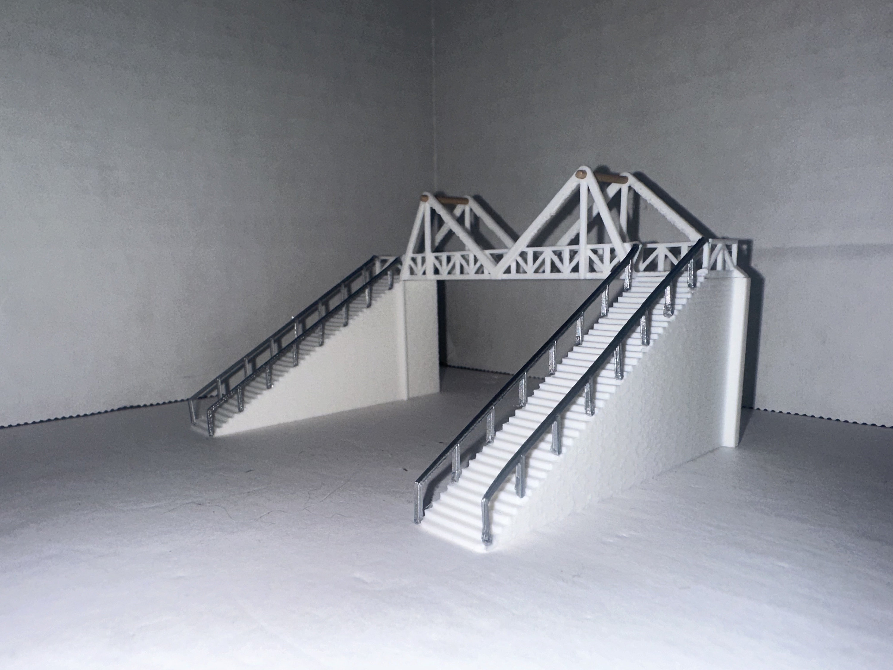 N - Scale Pedestrian Bridge / Walkway for Double Tracks! 1:160 Detailed ...