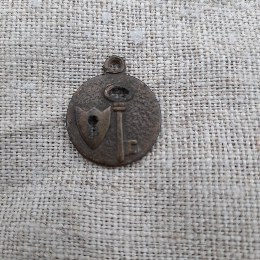 Vintage Collectible Bronze Medallion, Lock and Key Newlyweds Sybolism ...