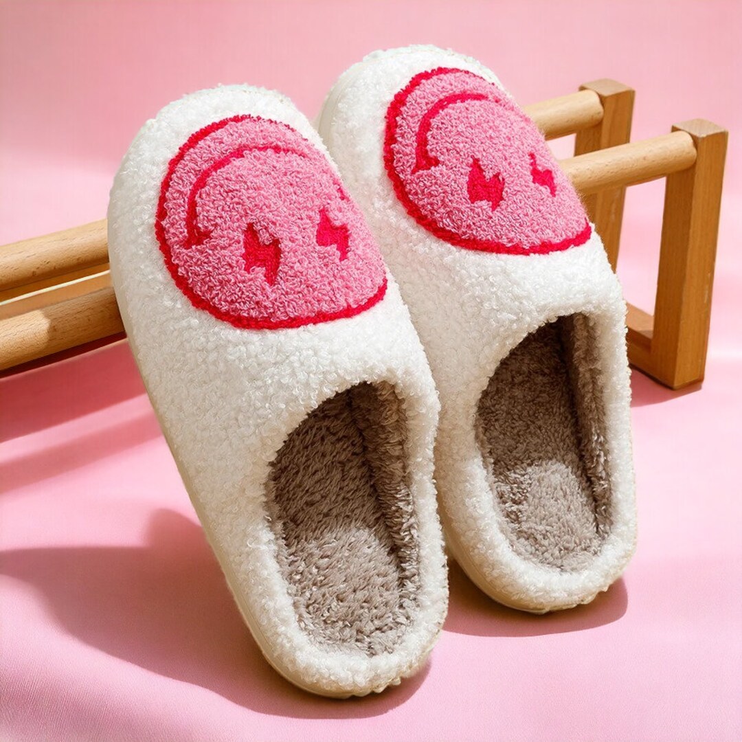 Smiley Face Slippers Cozy Smiley Face Slippers for Winter Fluffy Smile ...