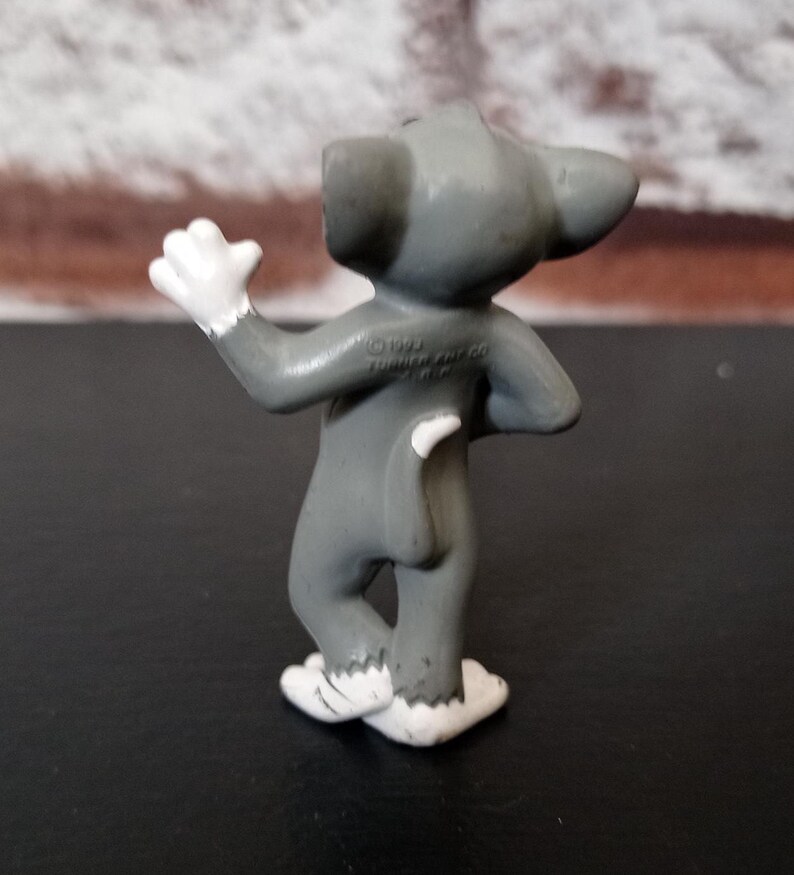 Tom & Jerry - 2" PVC Figure - Tom Waving - Turner Ents - Etsy