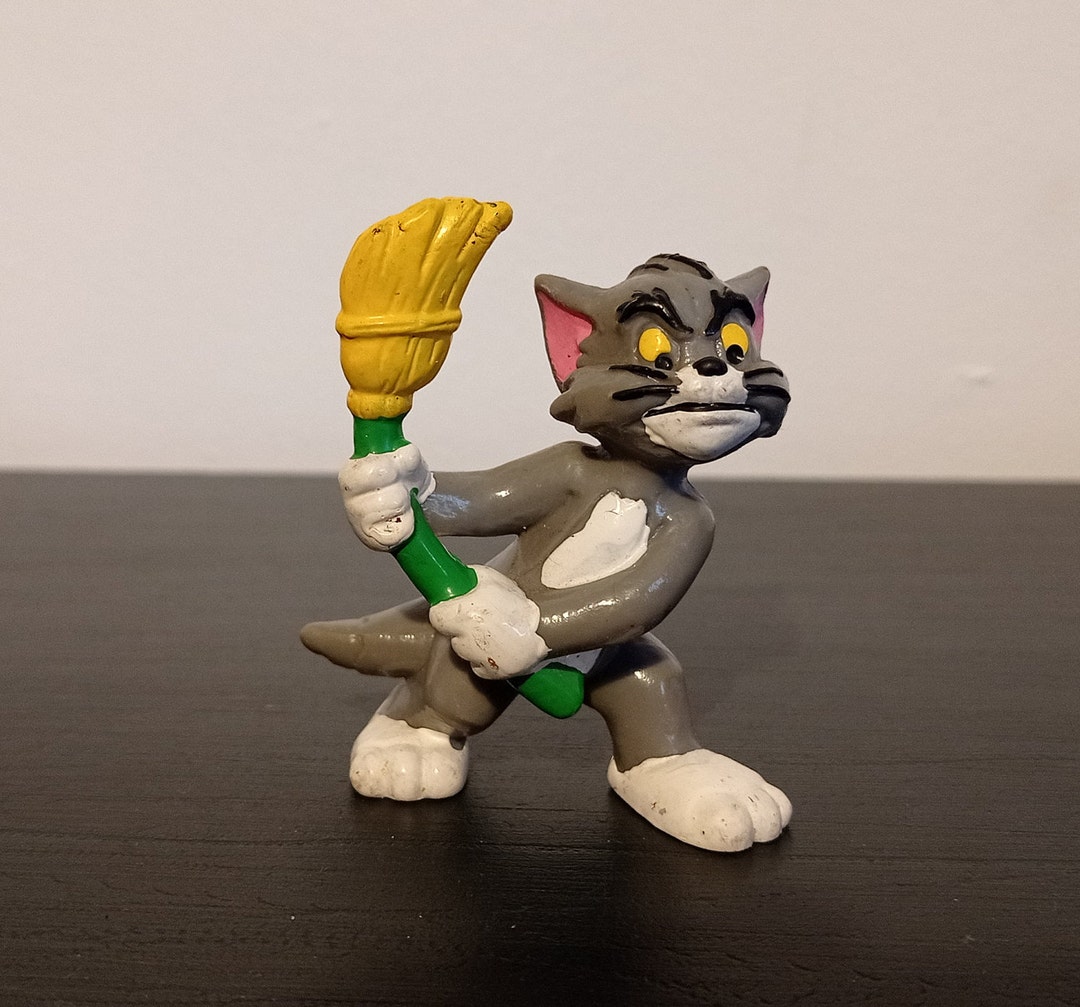 Tom & Jerry - 2.5" PVC Figure - Tom With Broom - Bully - Etsy