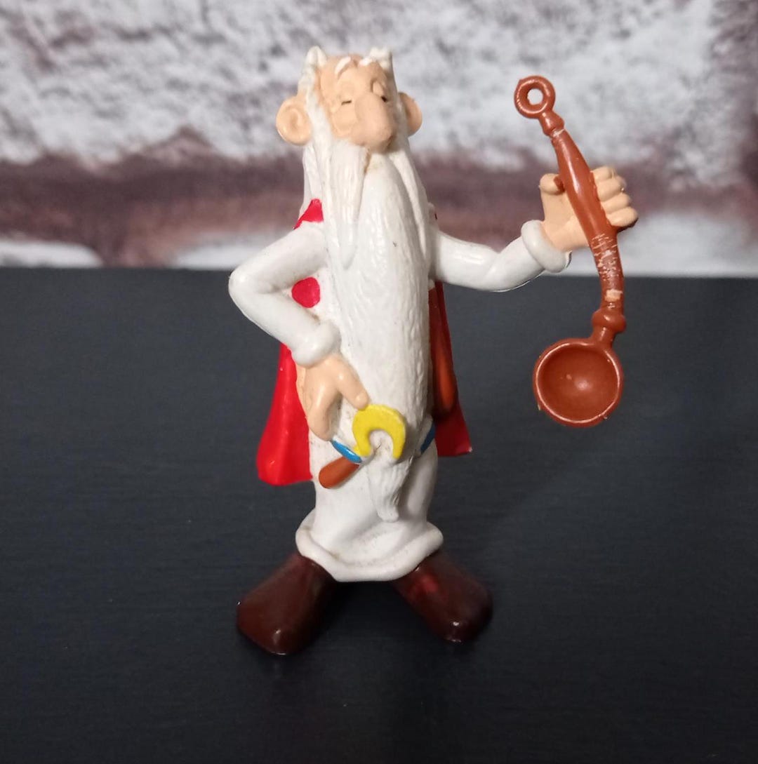 Asterix - 2.75" PVC Figure - Getafix the Druid - Maia & Borges - Albert ...