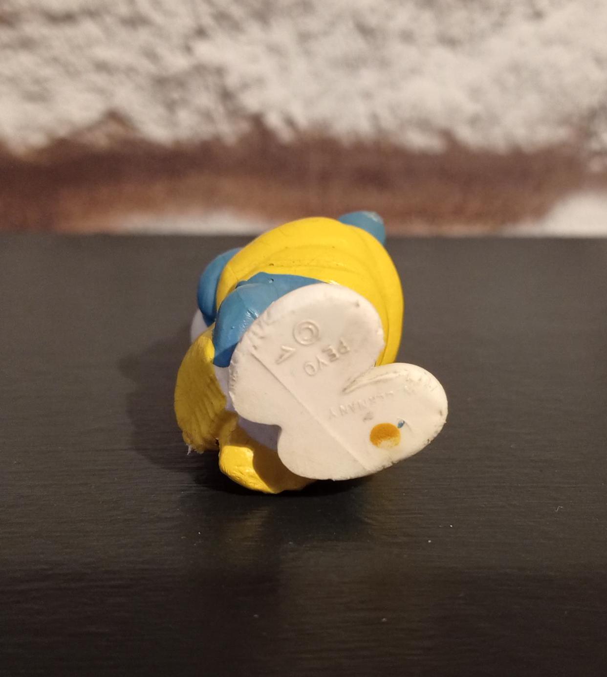 The Smurfs - 2" PVC Figure - Shiver Smurf 2.0004 - Variation - Etsy
