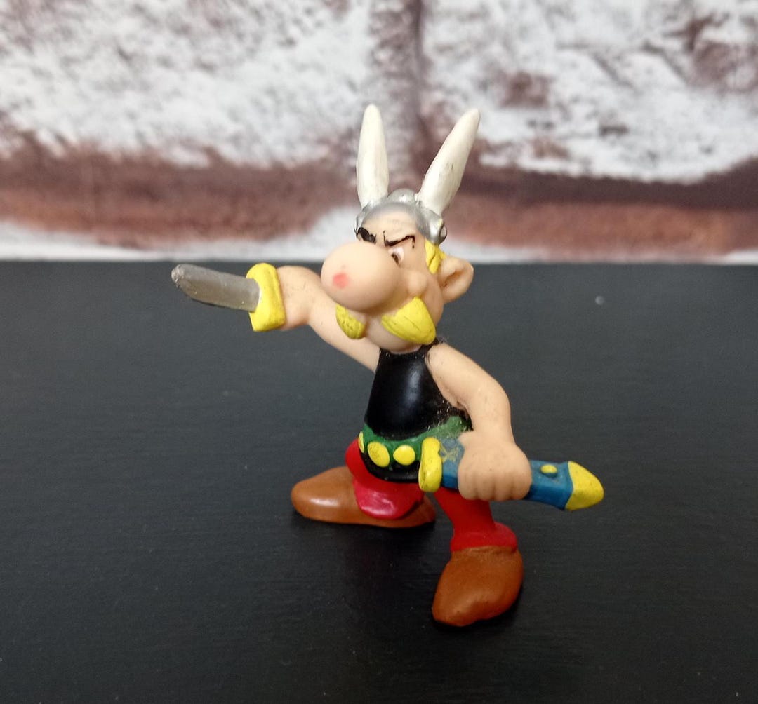 Asterix - 2.5" PVC Figure - Asterix With Sword - Plastoy - Etsy
