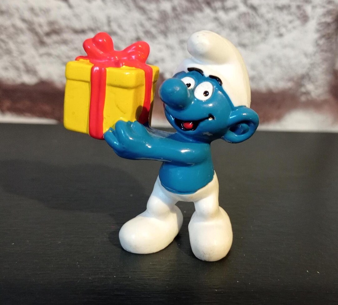 The Smurfs - 2.5" PVC Figure - Mcdonalds Smurf With Present - Etsy