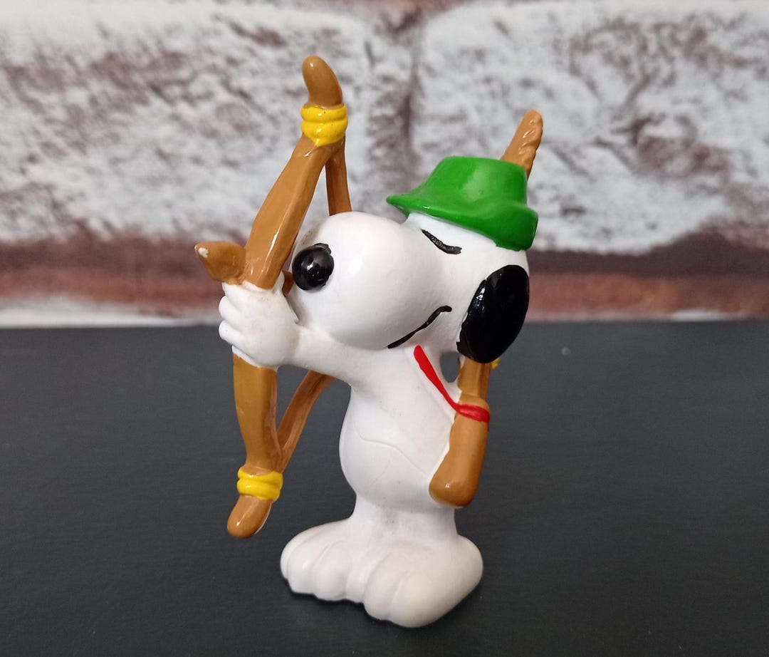 Peanuts - 2.5" PVC Figure - Robin Hood Snoopy - United Feature - Etsy