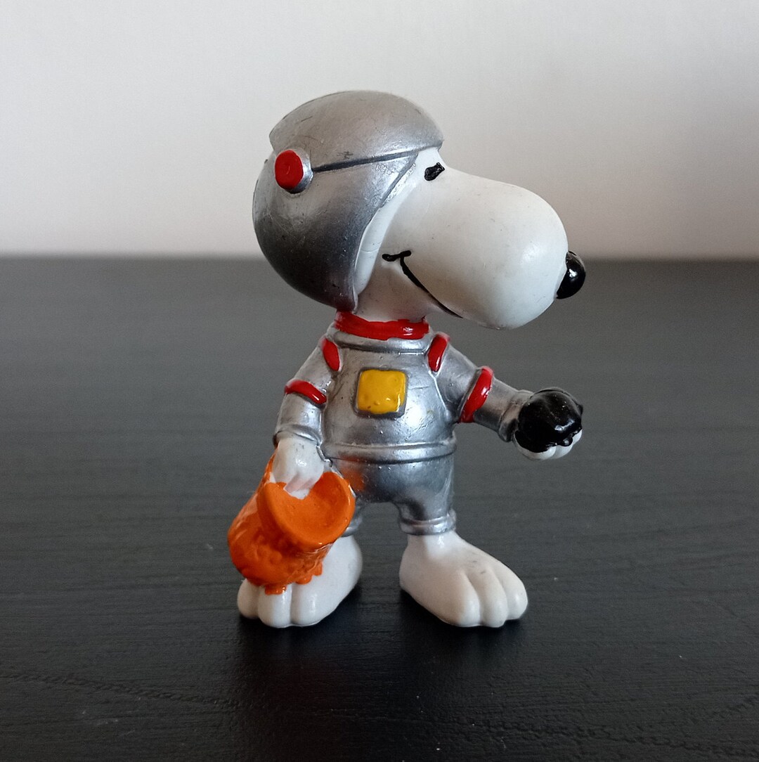 Peanuts - 2.5" PVC Figure - Astronaut Snoopy - United Feature - Etsy