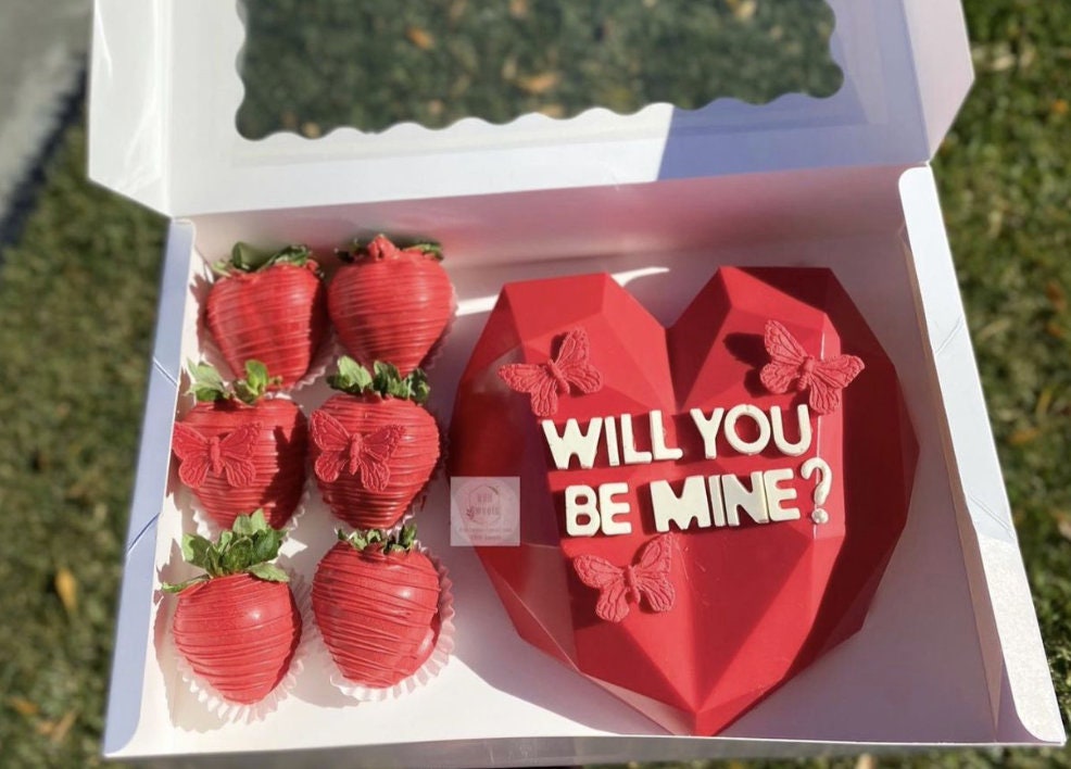 CUSTOM Breakable Chocolate Hearts - Etsy