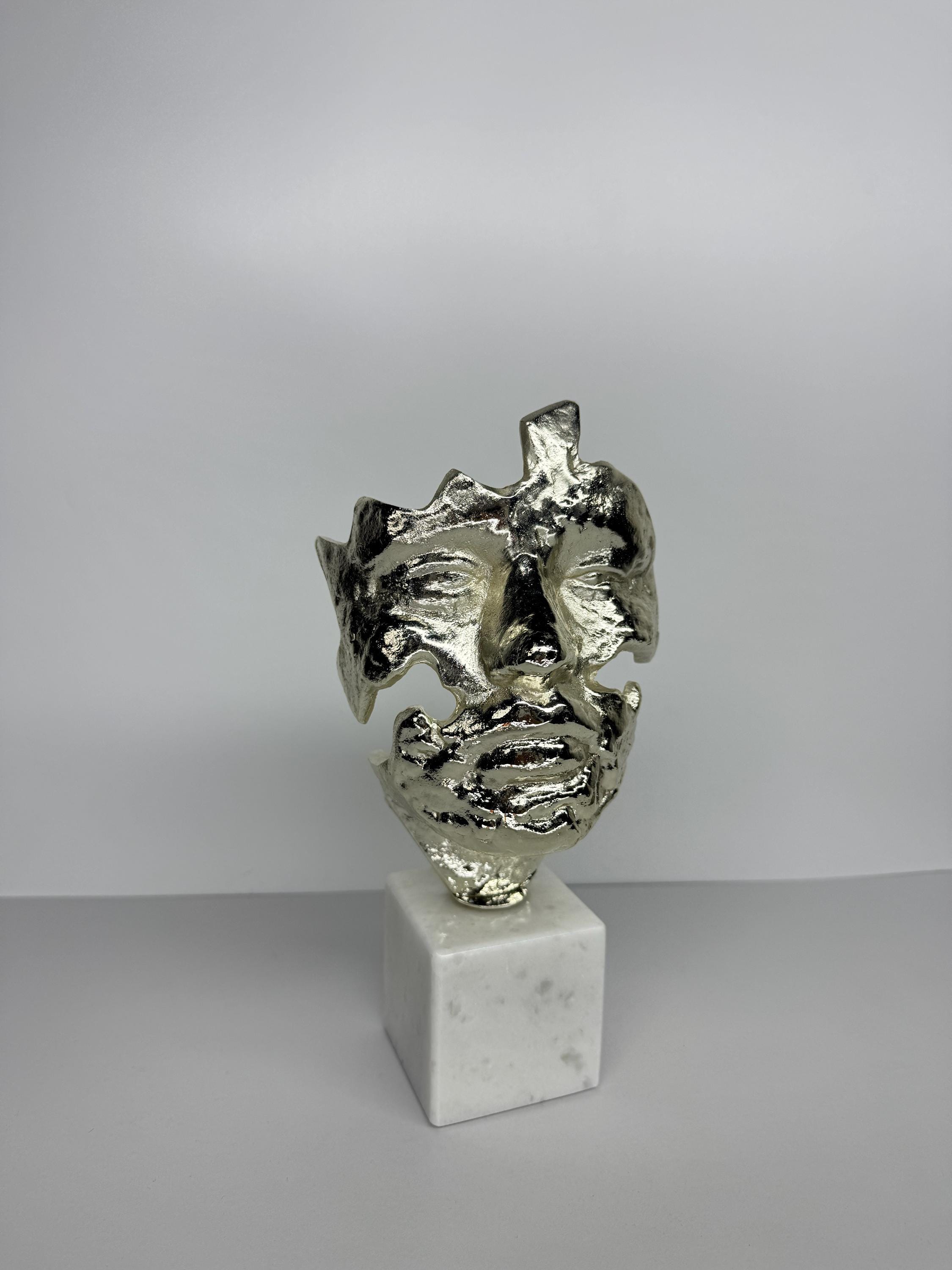 Abstract Face Sculpture – Surreal Gold or Bronze Art Statue – Emotional ...