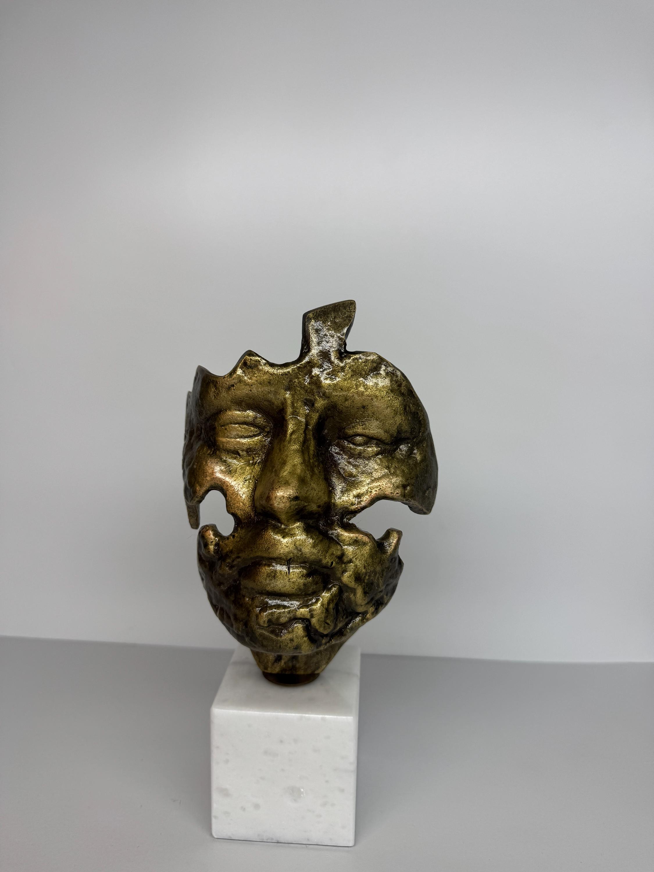 Abstract Face Sculpture – Surreal Gold or Bronze Art Statue – Emotional ...