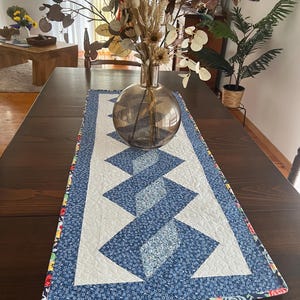 Twisted Pole Table Runner Pattern, Beginner-friendly Quilt (digital PDF ...