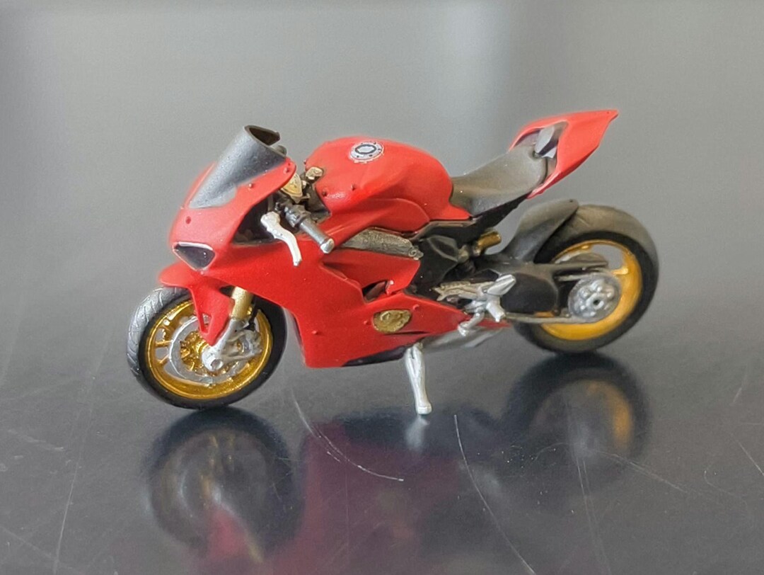 Ducati Panigale V4 Scale Model 1:64 - Etsy