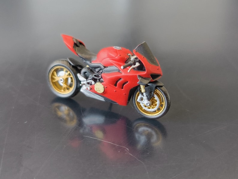 Ducati Panigale V4R Scale Model 1:64 - Etsy