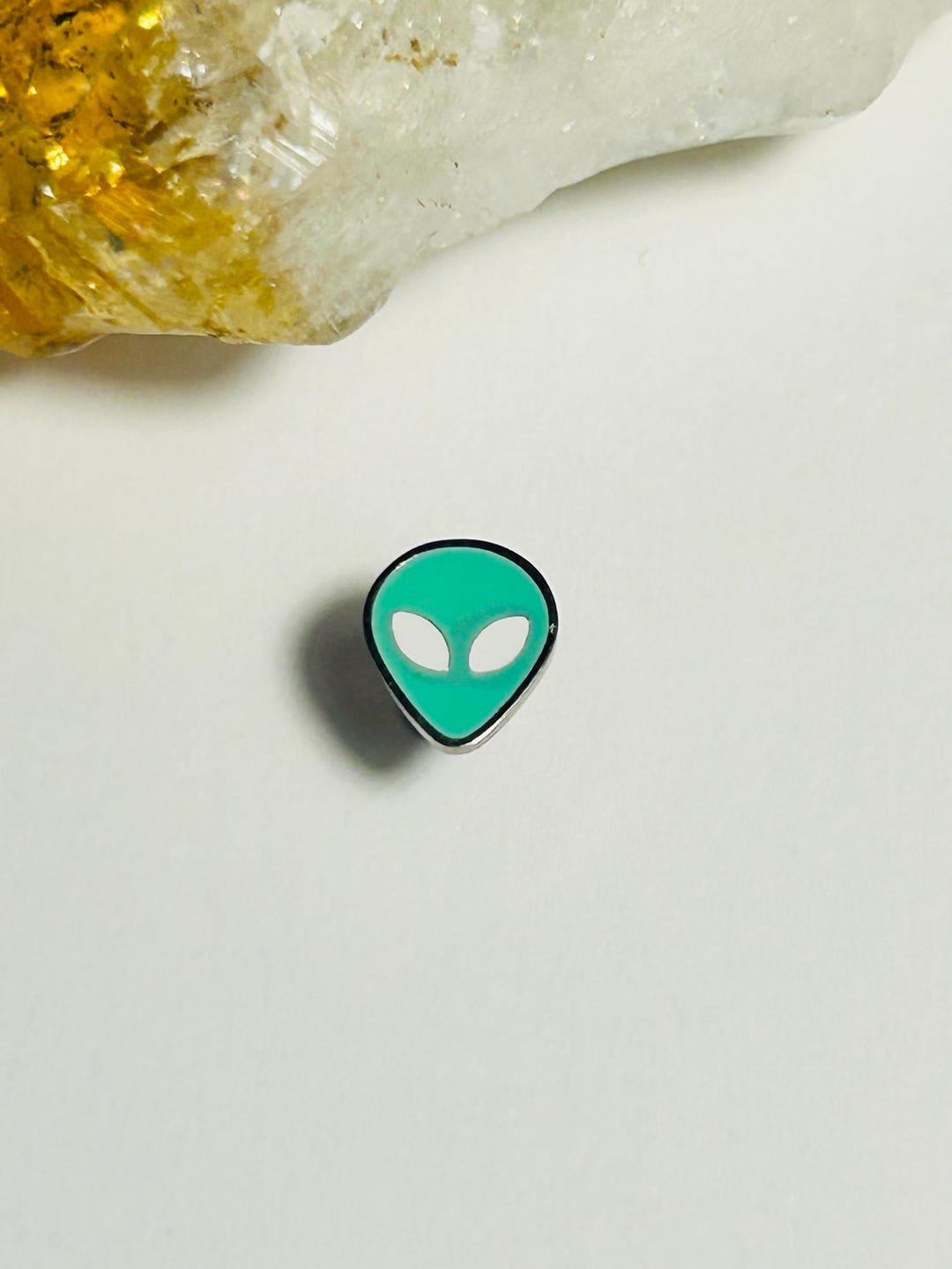Alien Labret Stud - Internally Threaded - ASTM:F136 Titanium 1.2mm ...