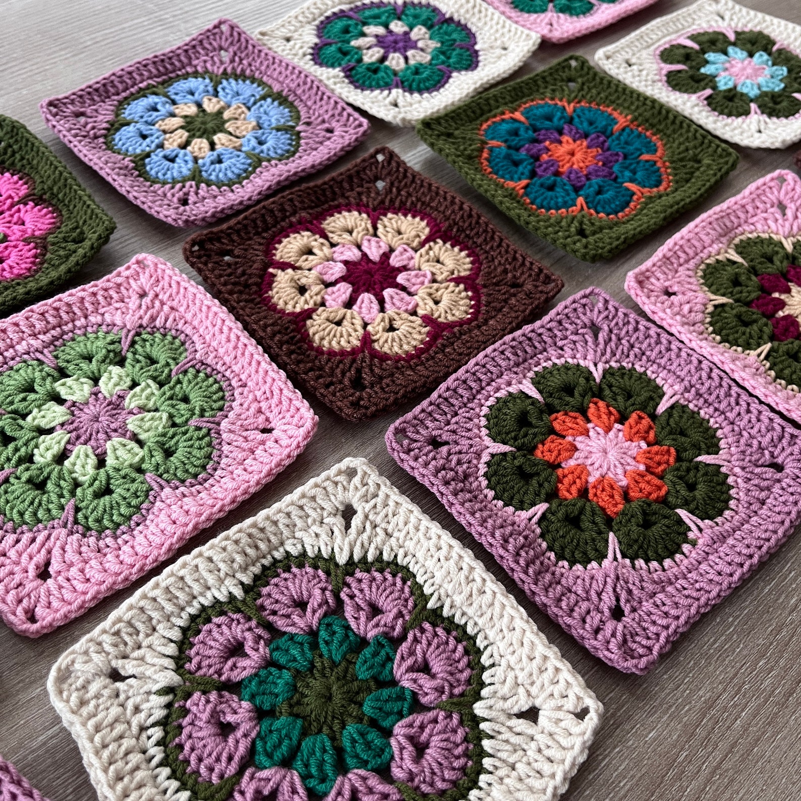 Set of 15 Afghan Granny Square Kit, Premade Crocheted Granny Squares ...