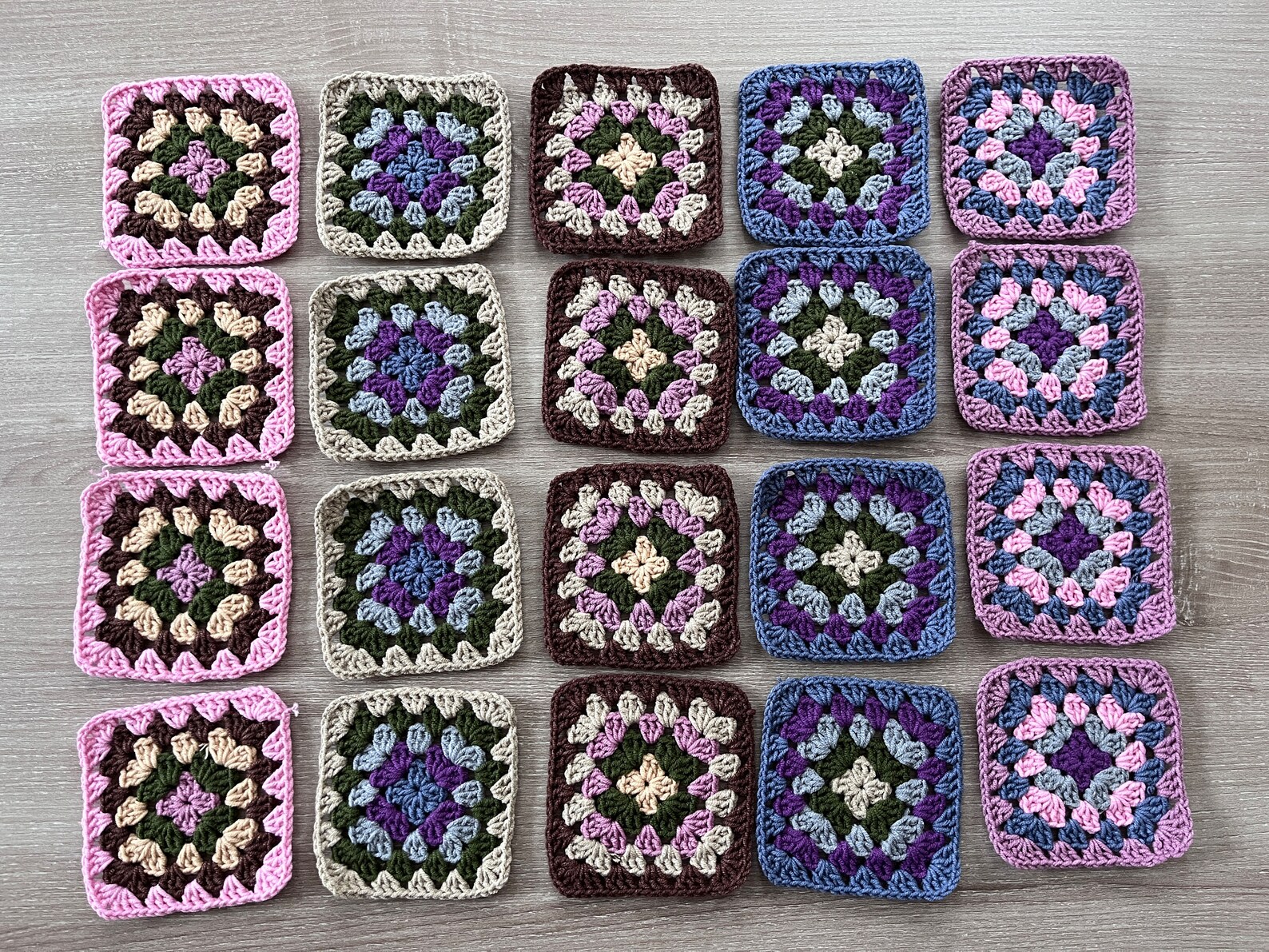 Set of 20 Granny Square Set, Premade Granny Squares, Retro Crochet Kit ...