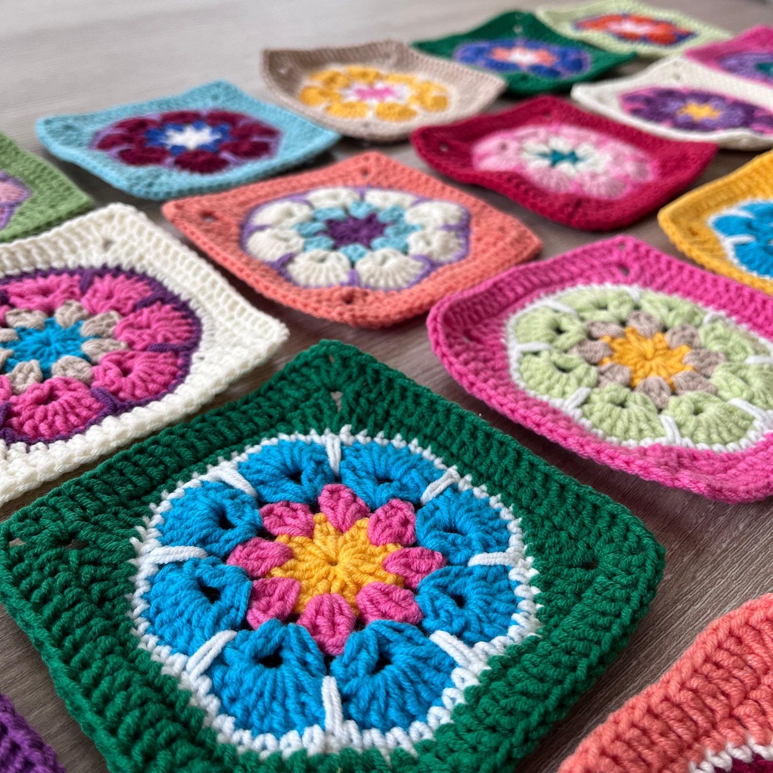 Flower Granny Square Set, Premade Crochet Granny Squares, Crochet Kit ...