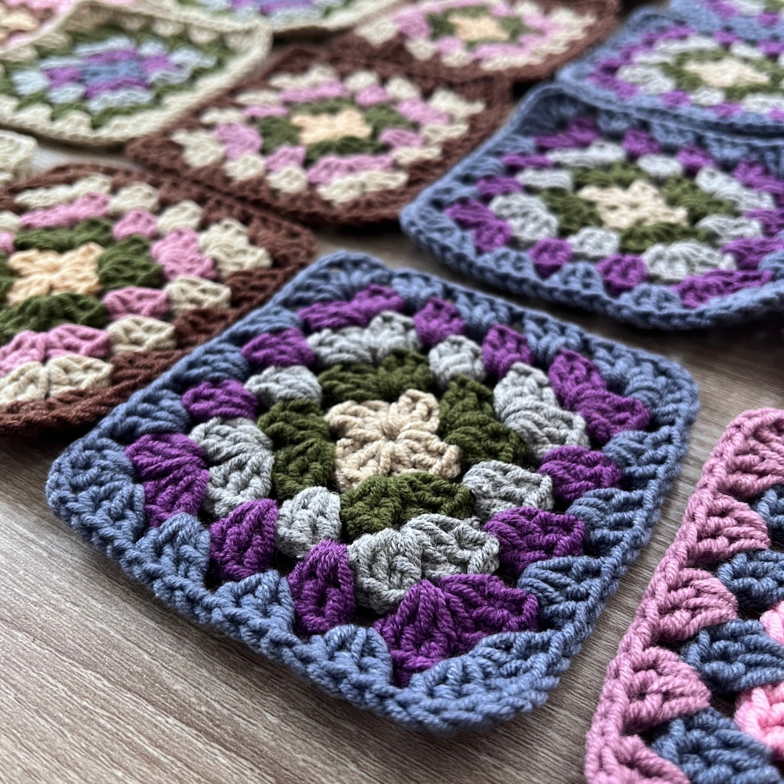 Set of 20 Granny Square Set, Premade Granny Squares, Retro Crochet Kit ...