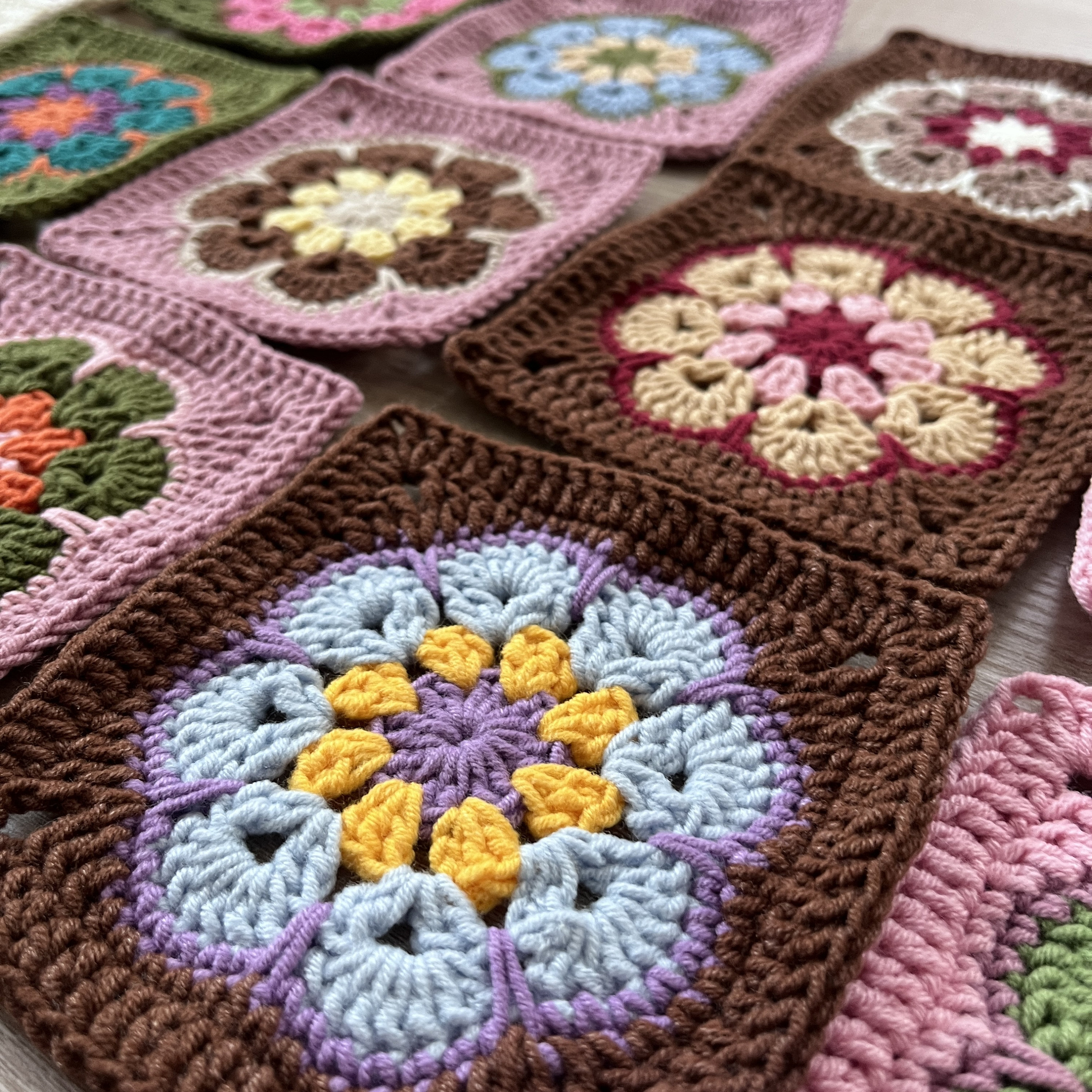 Set of 15 Afghan Granny Square Kit, Premade Crocheted Granny Squares ...