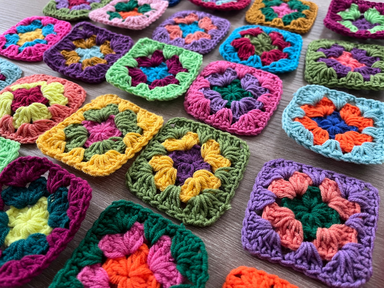 Set of 30 Granny Square Set, Premade Crochet 3 Row Granny Squares ...