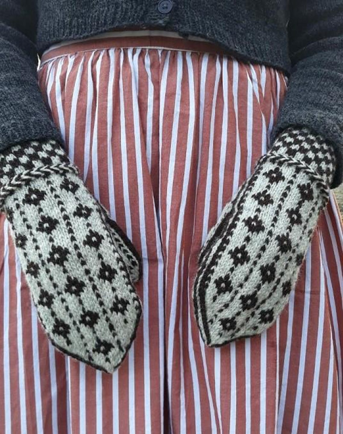 August Mittens Knitting Pattern - Etsy