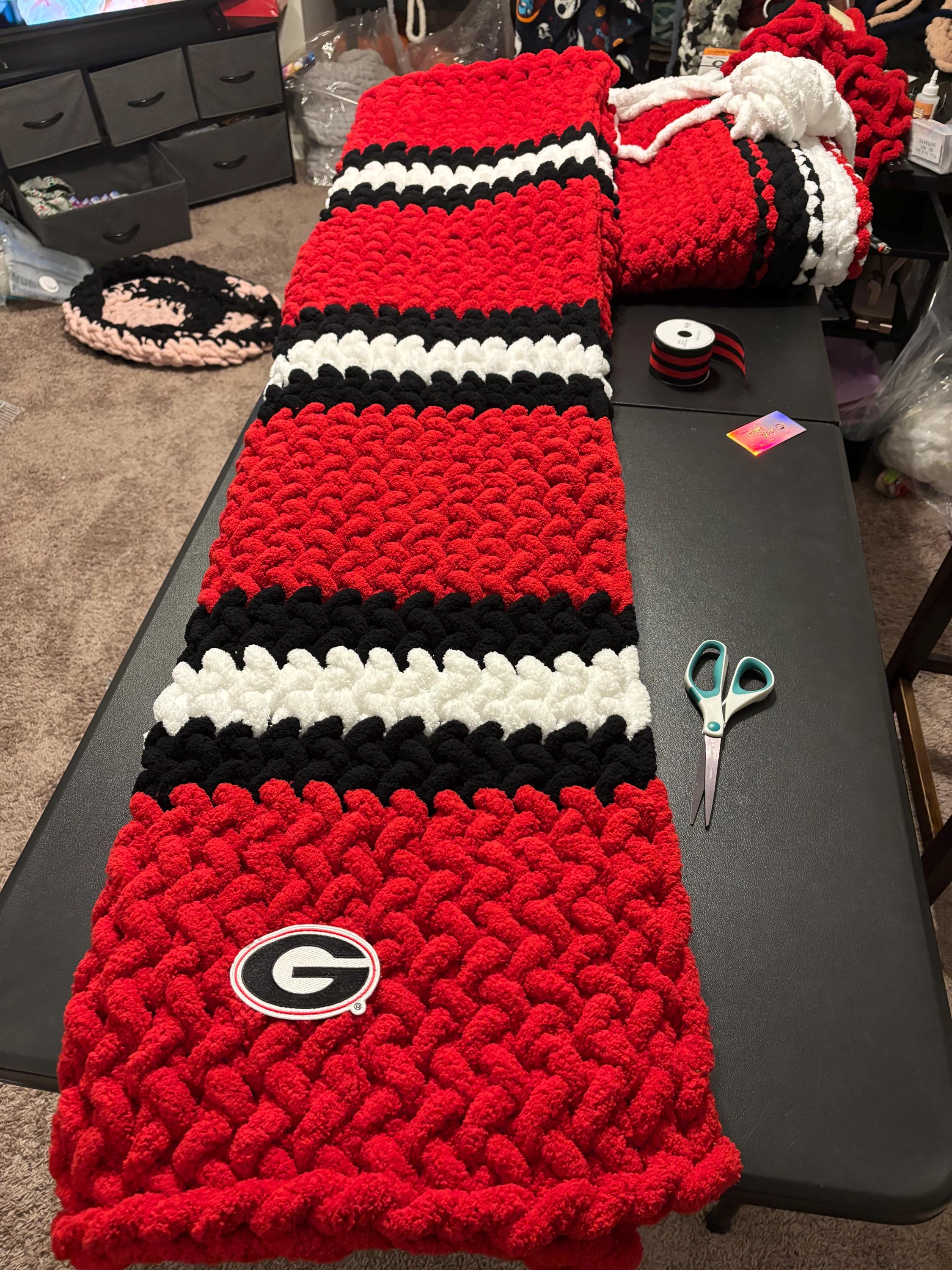 Luxury UGA Chenille Throw | Red and Black College Football Bedding ...