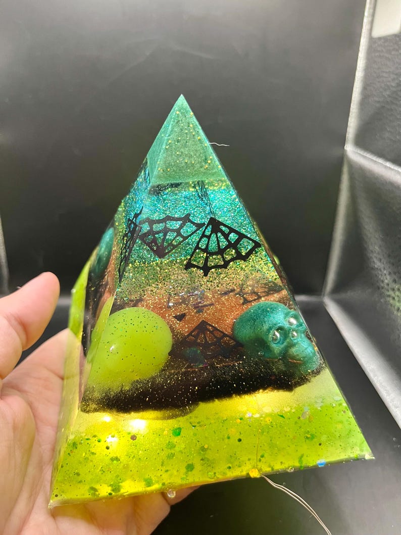 Spooky Halloween Resin Pyramid by Loves2stitch. Glitter, Skulls ...