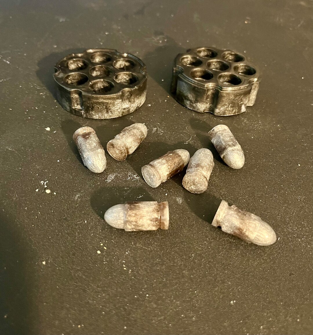 Unique Bullet-shaped Handmade Resin DND Dice Set With Revolver Holder ...
