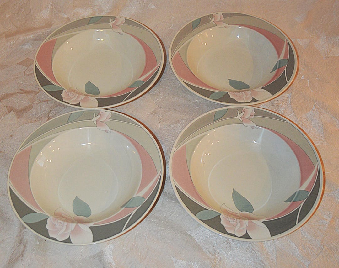 Set of Four Mikasa INTAGLIO La FLEUR Pattern CAC91 Soup Cereal Pasta ...
