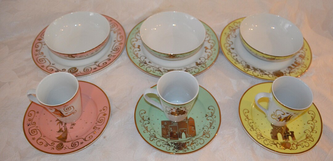 12 Piece Disney Princess Dinnerware Set - Cinderella, Jasmine, Ariel ...