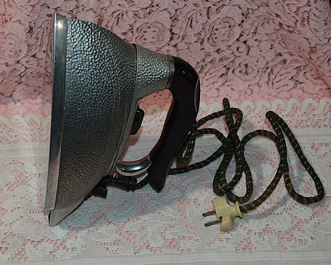 Antique Steam-o-matic Steam Iron B-300 Waverly Tool Co., Bridgeport, CT ...