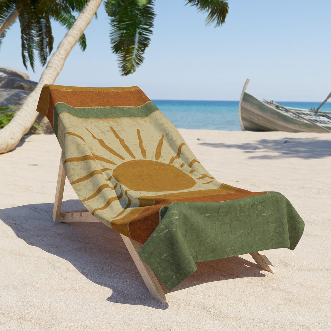 Desert Horizon Hippie Sunburst Beach Towel. A Warm Sun With Rays and ...