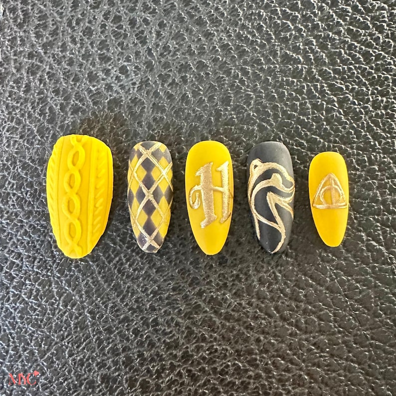 HP Hand Painted Nail Set | Wizard Nails | Lion Badger Eagle Snake Nails ...