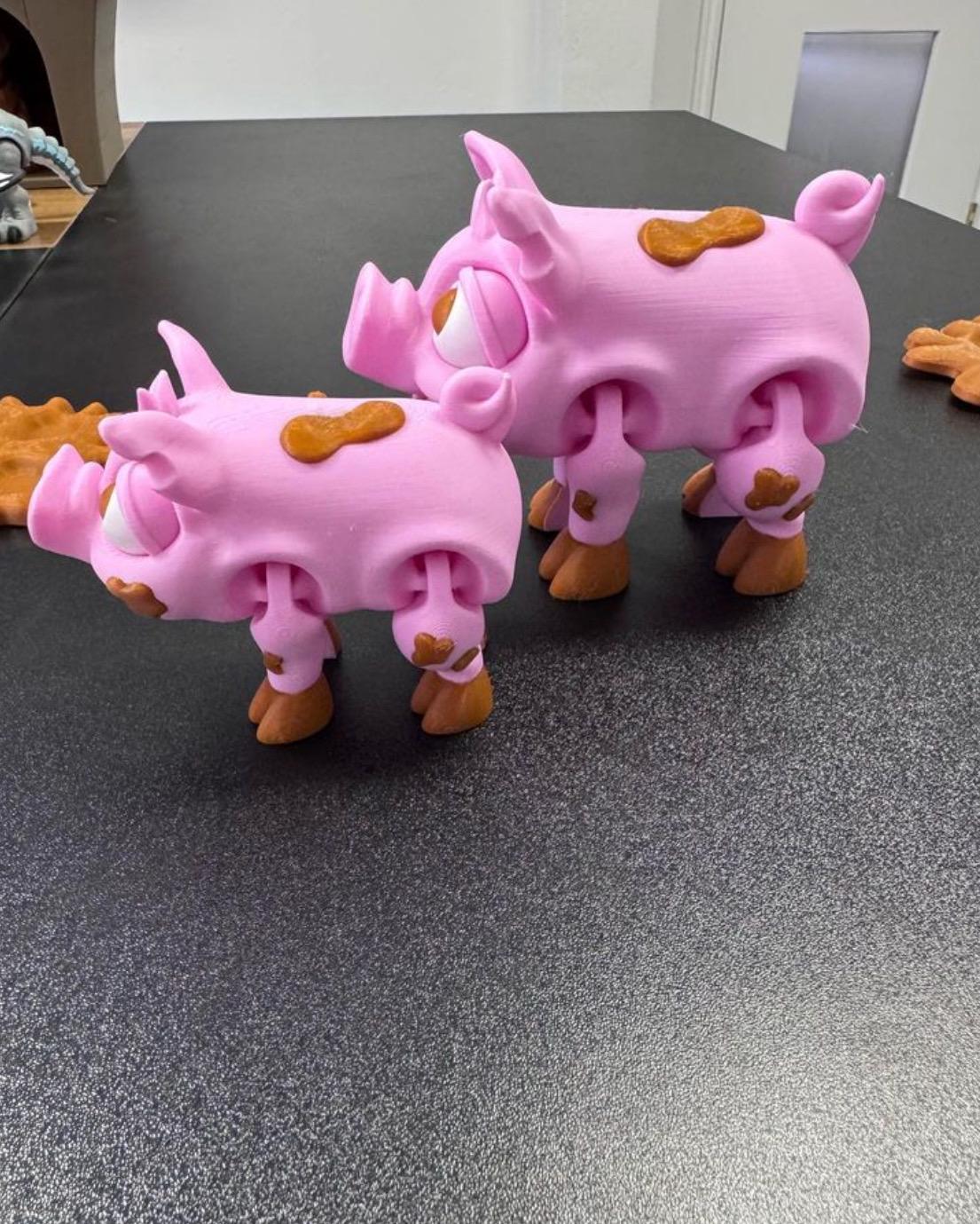 3D Printed Mud Pig Sculptures, Complete With Matching Stands. - Etsy