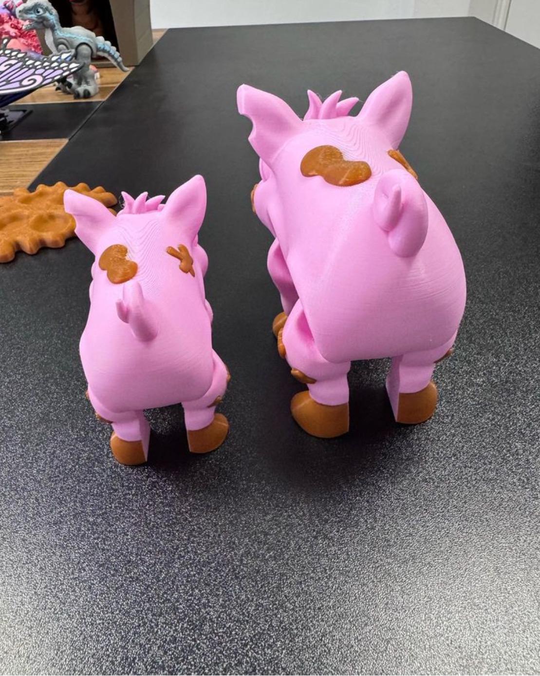 3D Printed Mud Pig Sculptures, Complete With Matching Stands. - Etsy