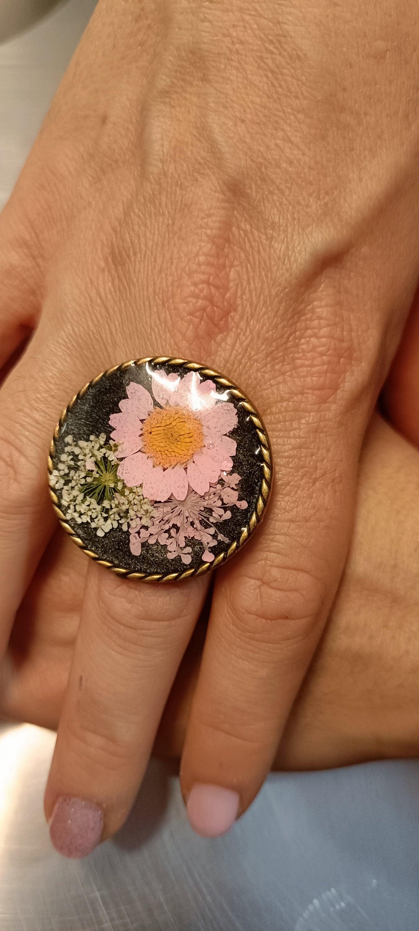 Bronze Color Ring With Opening and Natural Dried Flowers, Creative ...
